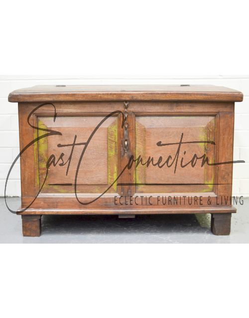 Get extra storage space with our coffee table blanket box.